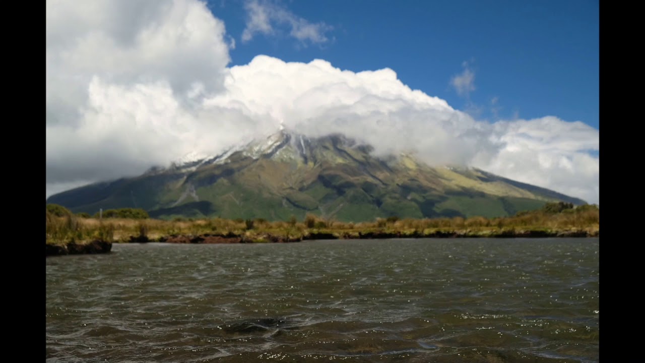 Volcan Taranaki à partir de Pouakai Tarns - YouTube