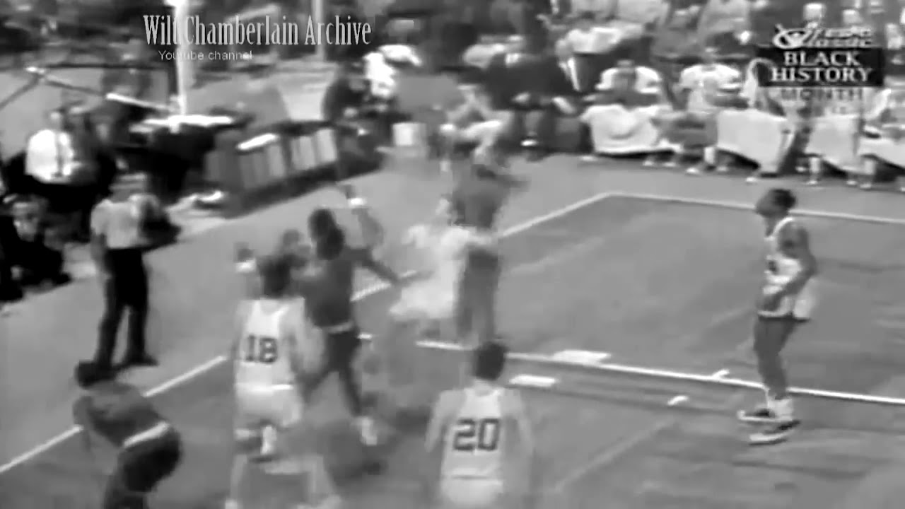 Bill Russell blocks Wilt Chamberlain - YouTube
