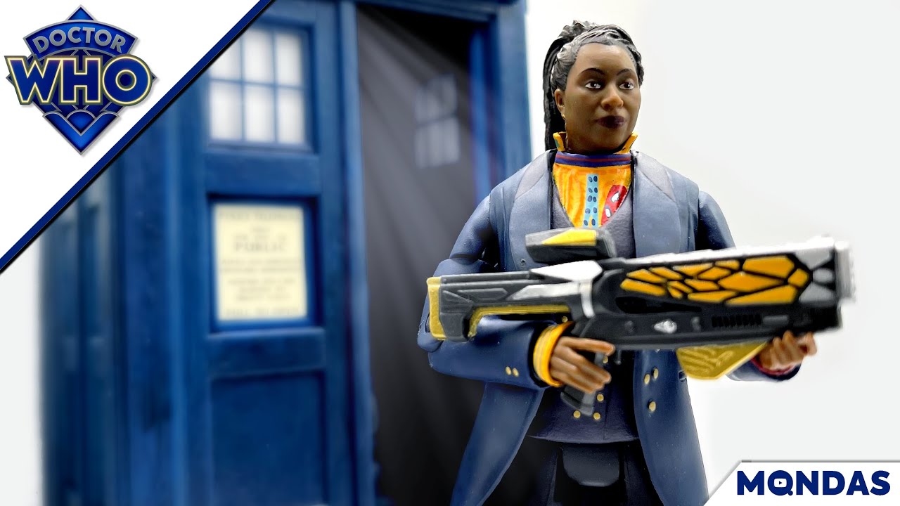 Doctor Who Action Figure Review - Fugitive Doctor & TARDIS - Character ...