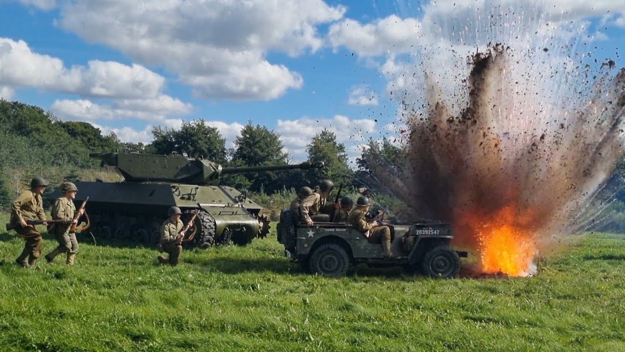Tank Show with Awesome! WW2 simulation on Panzer Museum East 2025 ...