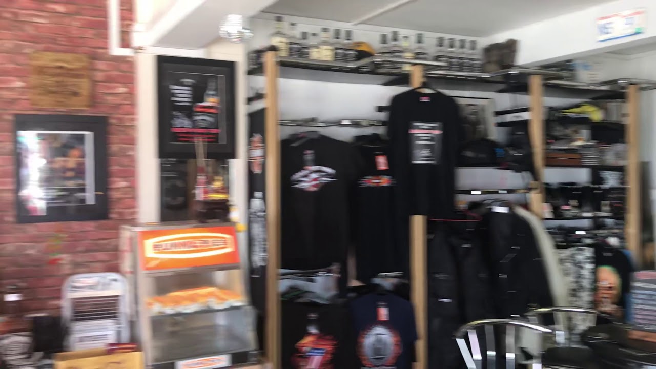 Revved up,bikers cafe, Walton on the Naze - YouTube