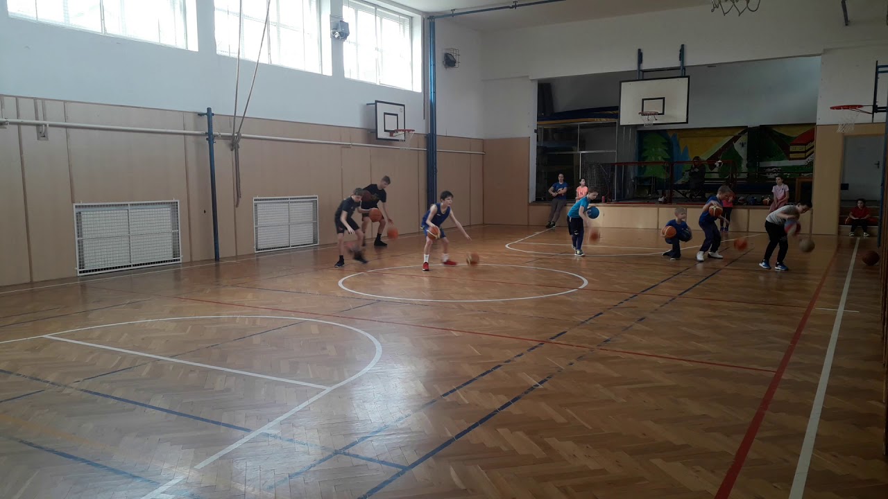 Defensive Slide Alternating (www.BasketballDrills.cz) - YouTube