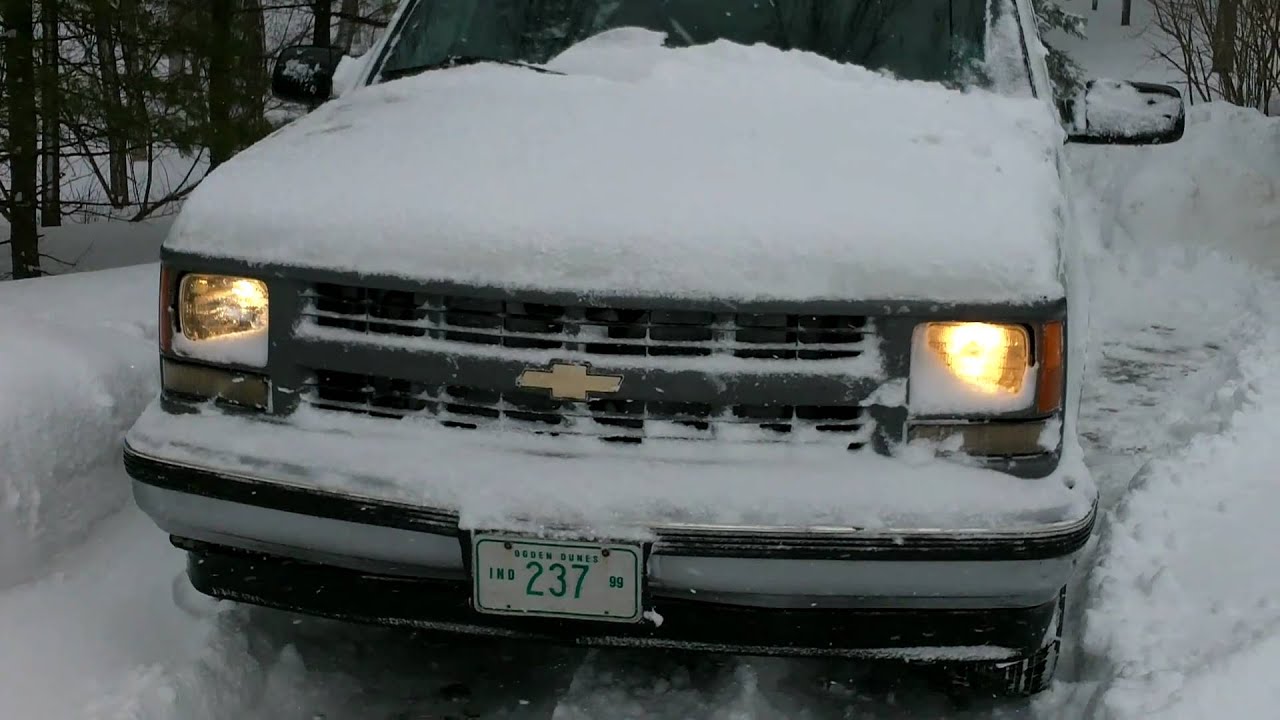Chevy Suburban Snow Day - YouTube
