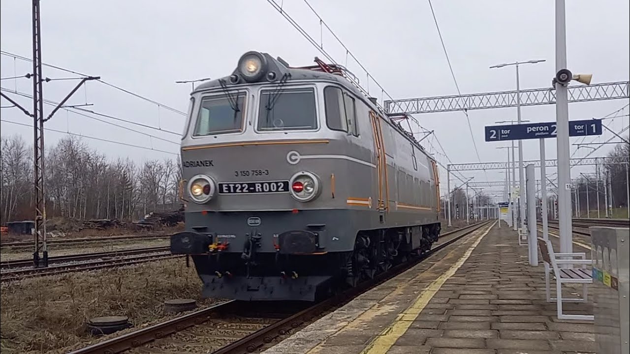 ET22-R002 "ADRIANEK" | Sosnowiec Dańdówka - YouTube