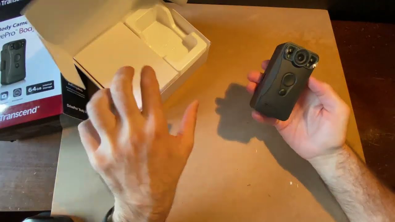 Transcend "DrivePro Body 30" bodycam - YouTube