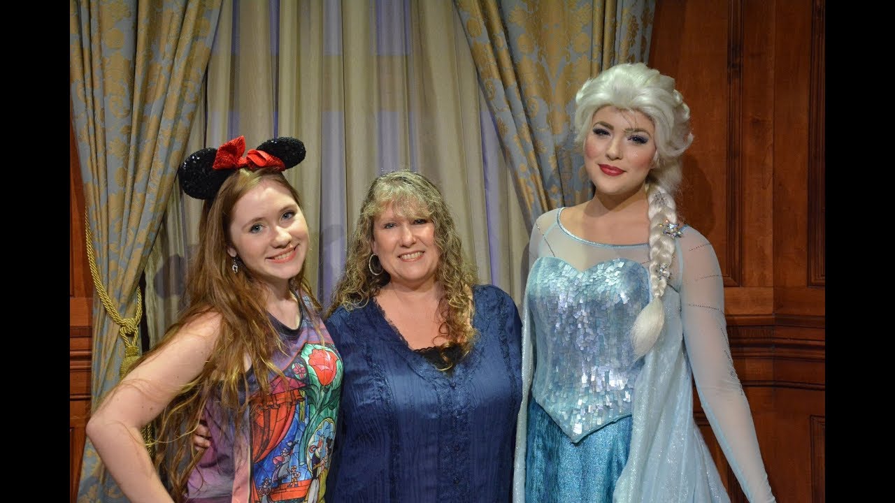 FROZEN Elsa Meet & Greet at Disney World Epcot in Norway Queen Elsa Is ...