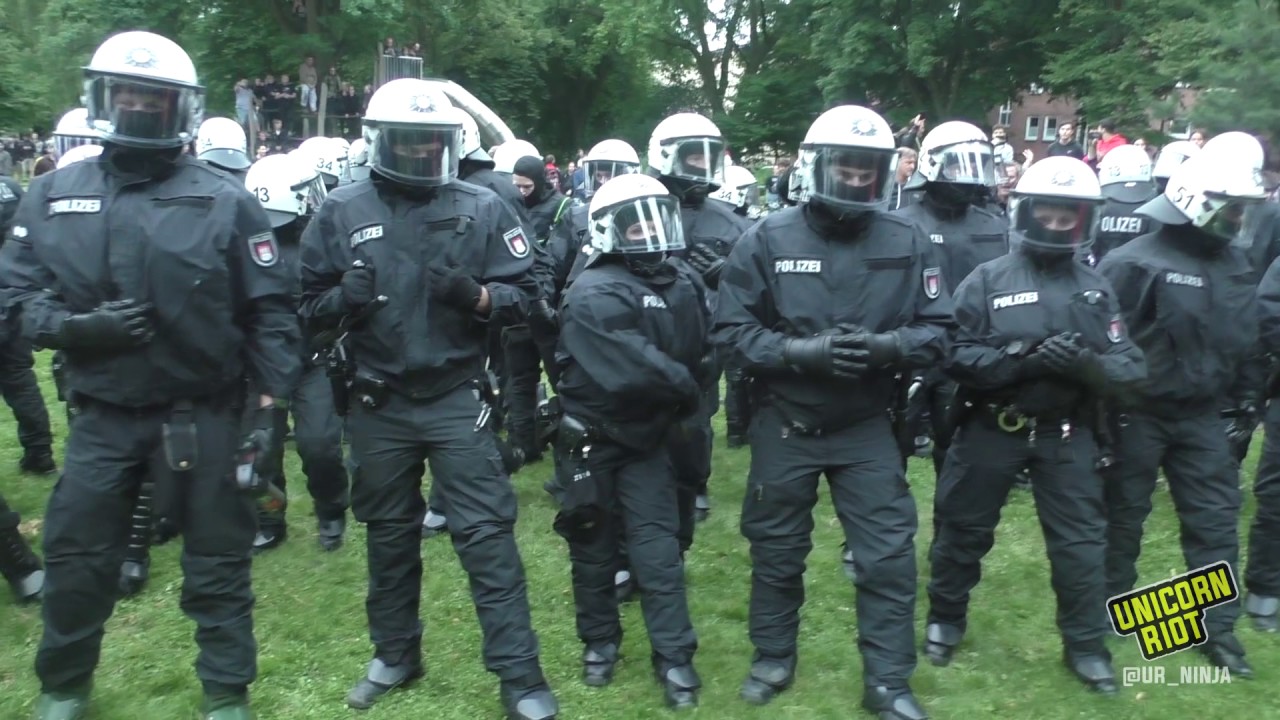 German Police Raid New Protest Camp Ahead of the G20 in Hamburg - YouTube