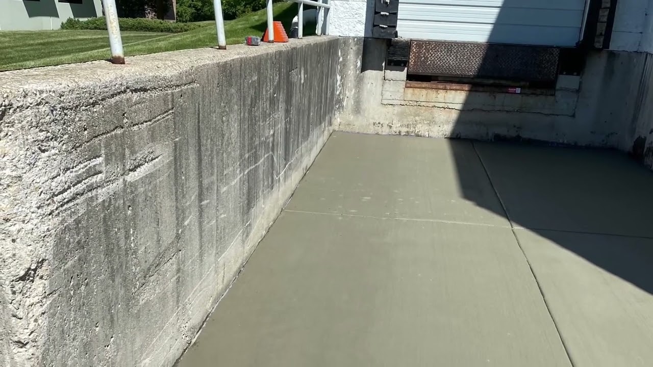 concrete loading dock construction - YouTube