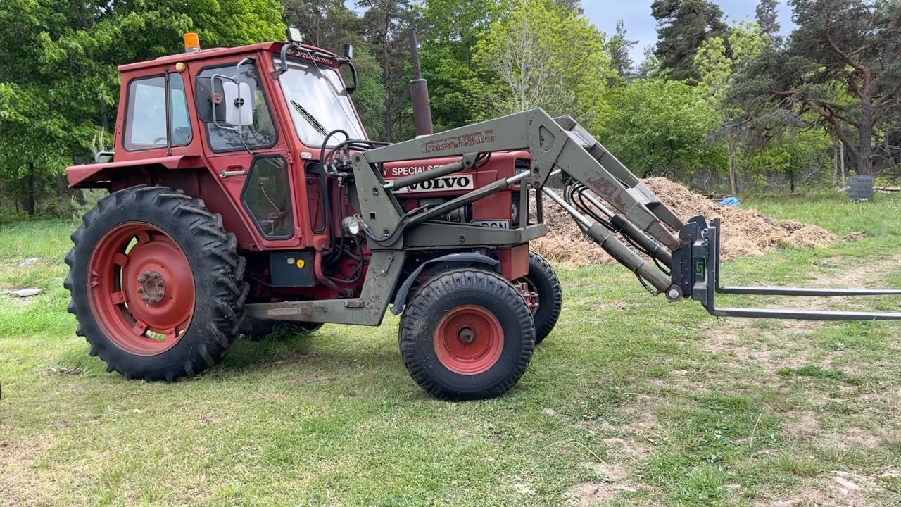 Köp Veterantraktor Volvo BM T650 med lastare & gafflar på Klaravik ...