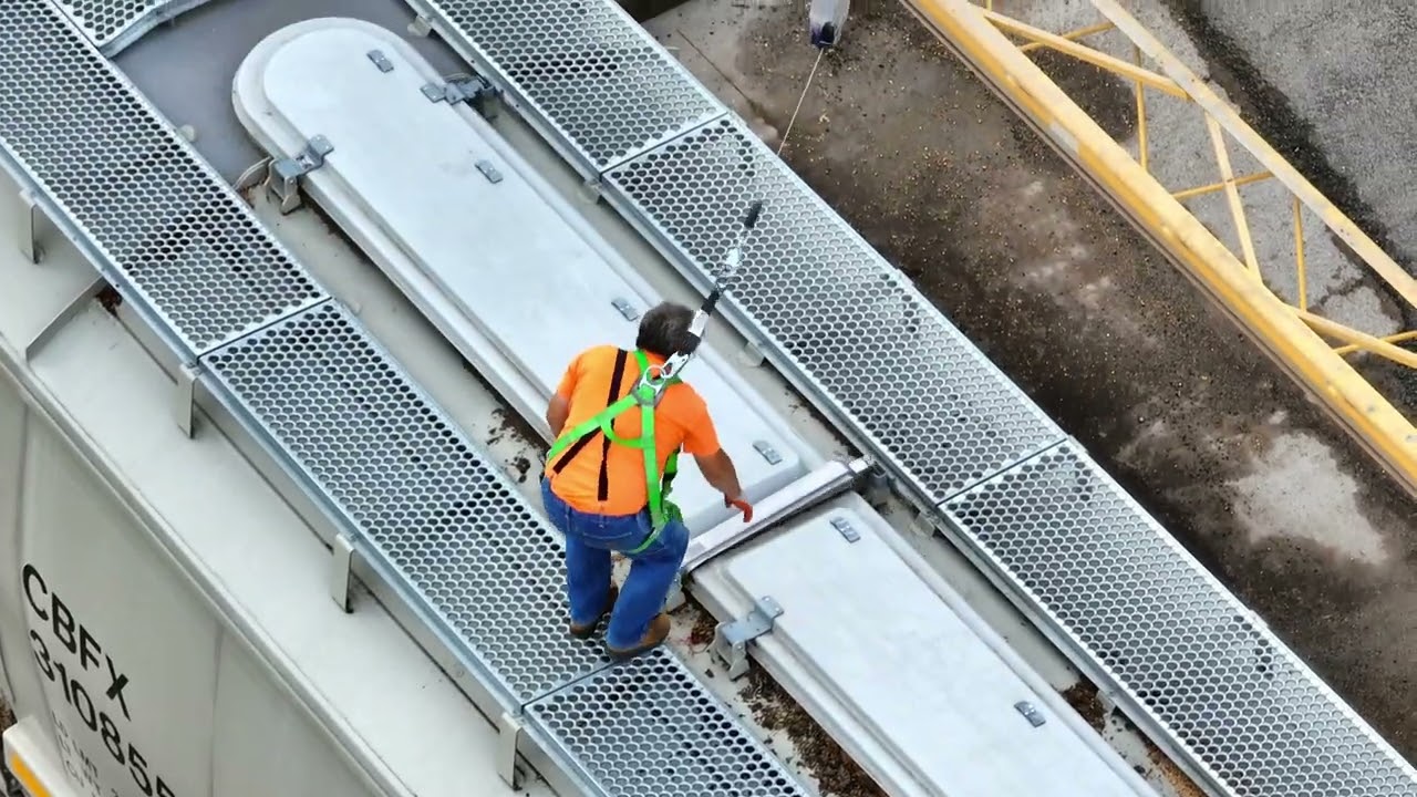 Loading Grain into Railcars, Drone 4K - YouTube