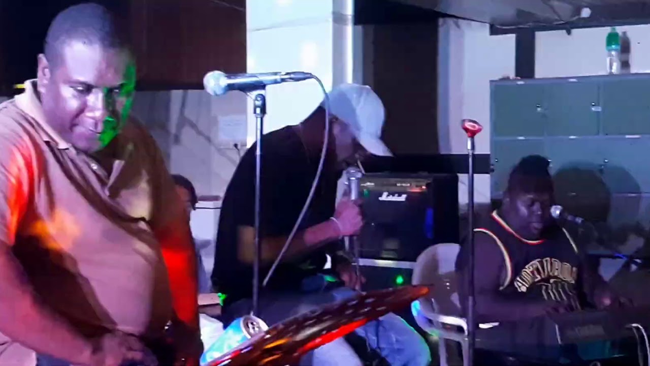 David Auna aka Davu + Da Black Wine Band Live_I Lau A''rea_In Honiara ...