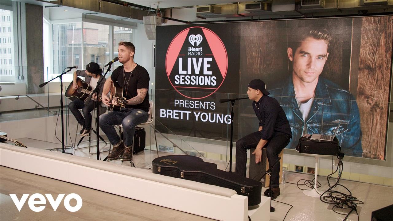 Brett Young - You Ain’t Here To Kiss Me (Live on the Honda Stage at ...