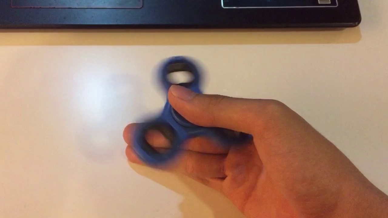 Spinning my Fidget Spinner (Day 4) - YouTube