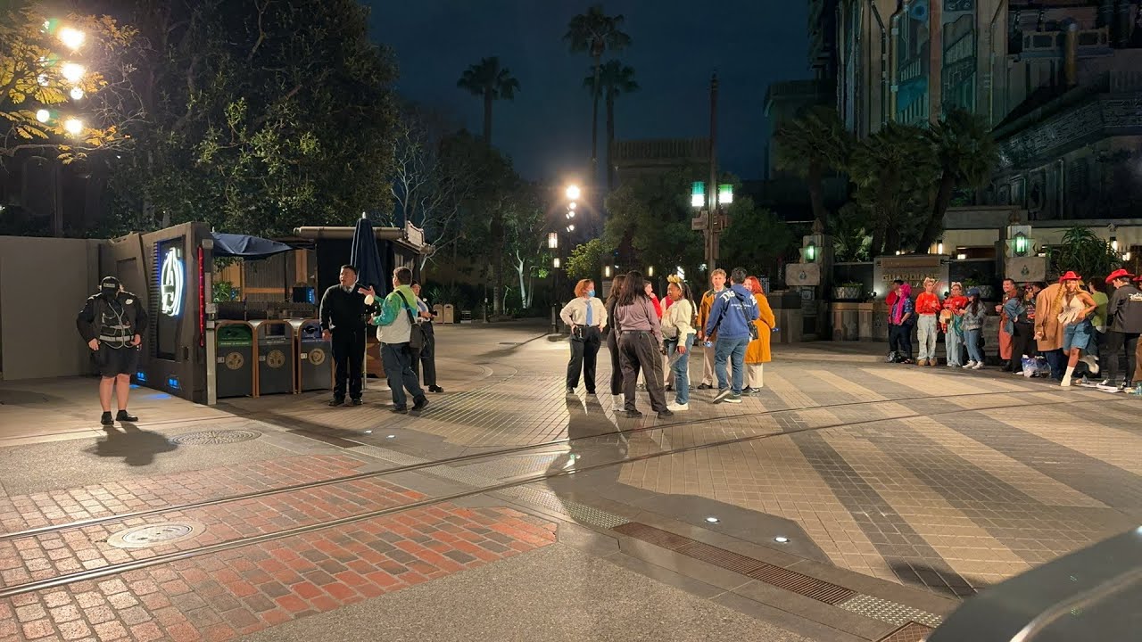 DCA Better Together Parade at Night | #DLRCASTLIFE | Pixar Fest 2024 ...