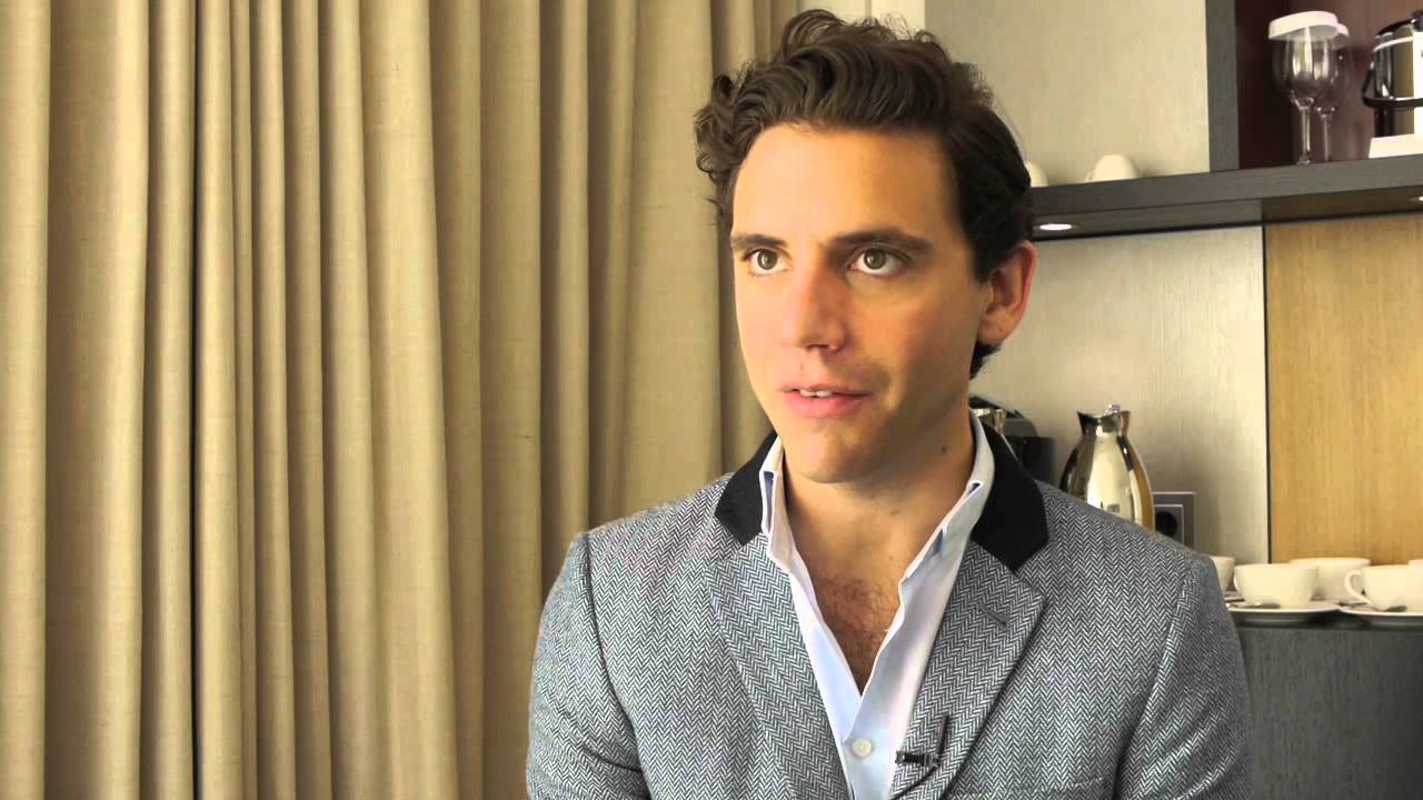 Mika interview (part 1) - YouTube