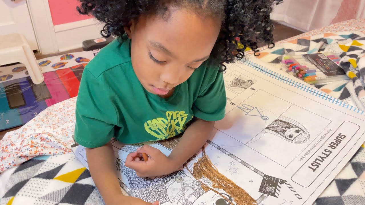 Color with malia - YouTube