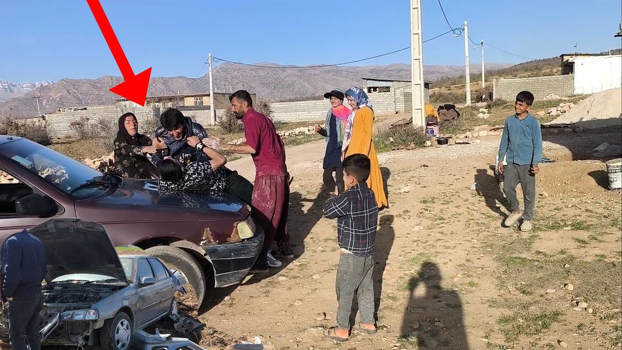 The fight between two lovers to prove their love for a nomadic girl ...