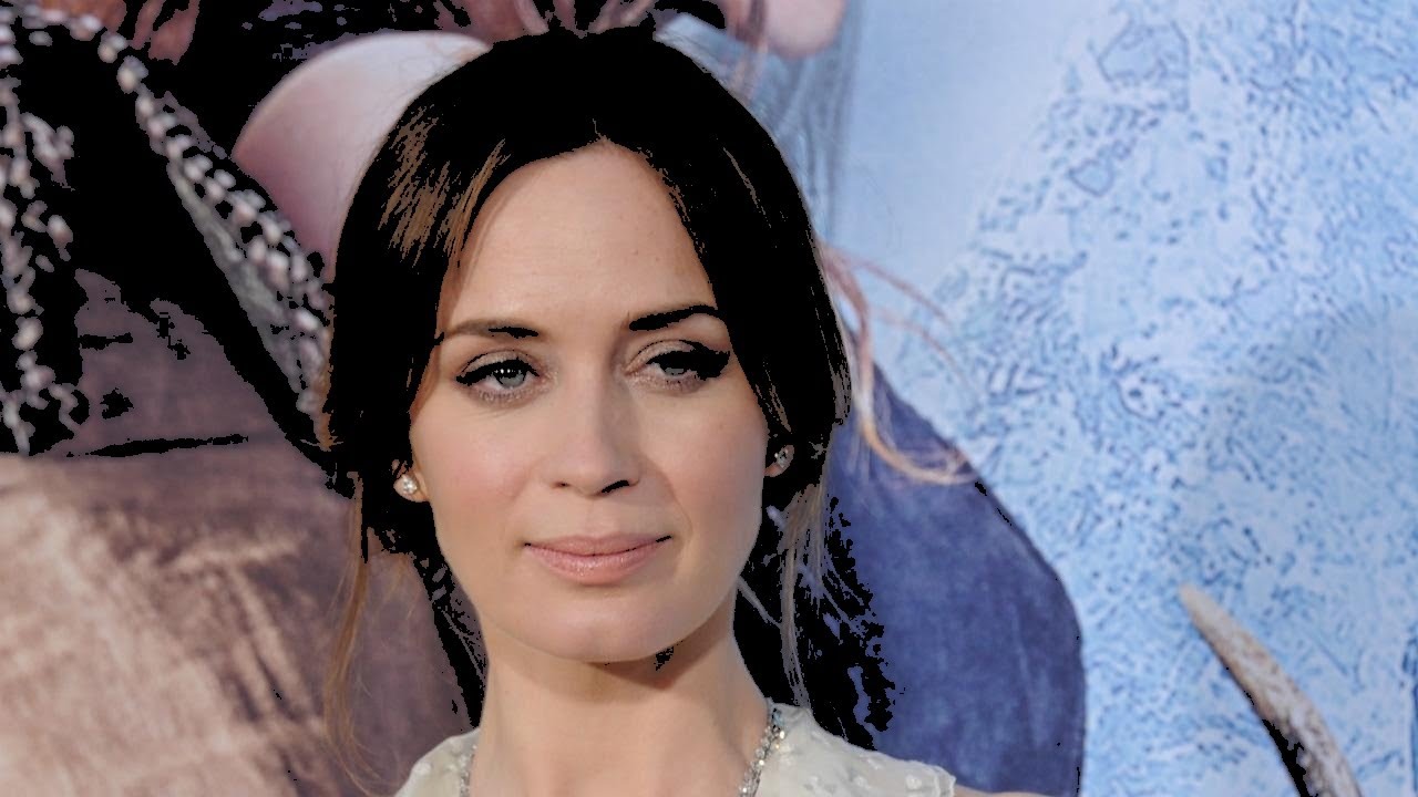 Emily Blunt Pixel Bloom Time Lapse - YouTube