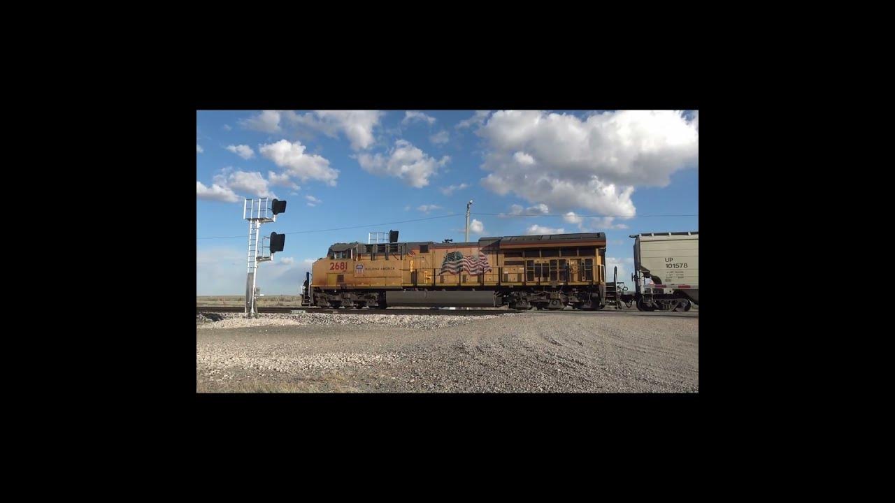 UP 2681 leads a grain train on the Carrizozo Sub at Vaughn, New Mexico - YouTube