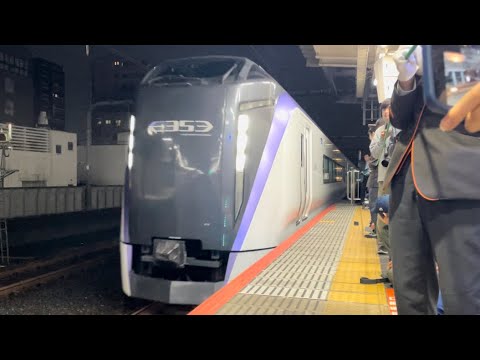 E353系ﾓﾄS119編成が特急かいじ51号竜王行きとして国立駅1番線を通過するシーン（5151M）2024.11.16.19:52 - YouTube