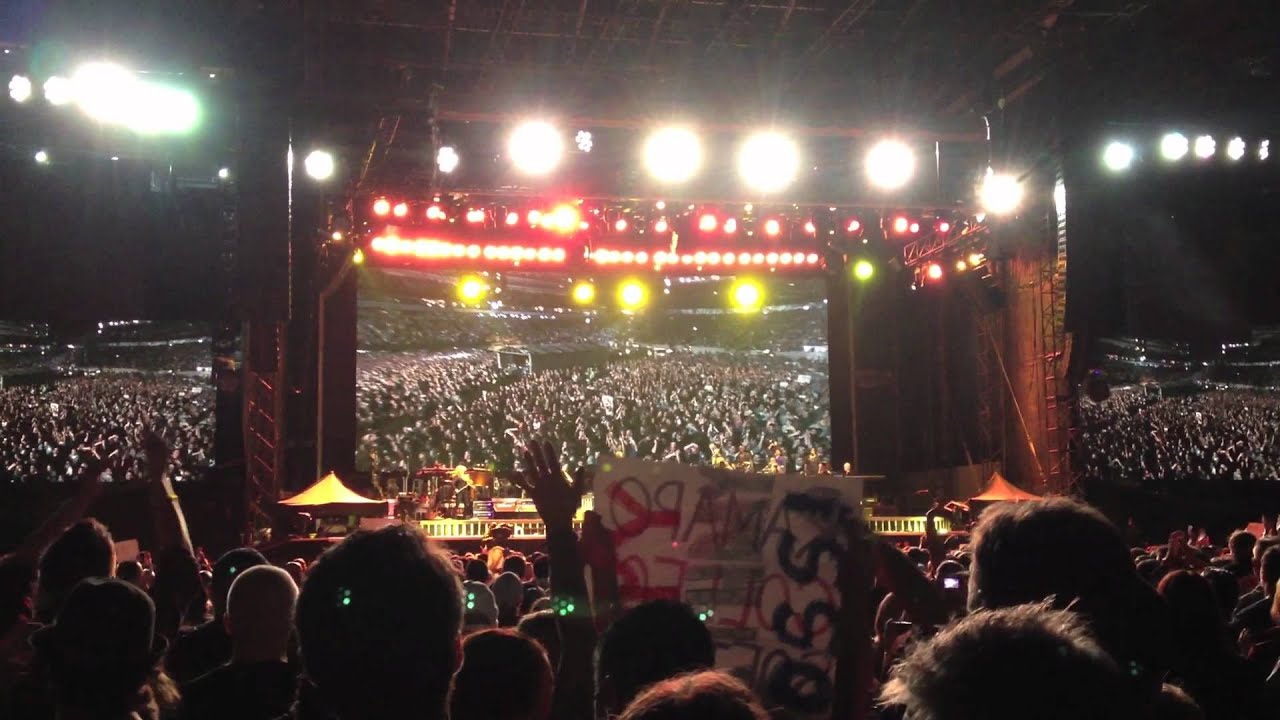 Bruce Springsteen live @ Metlife Stadium 9/22/12 - YouTube