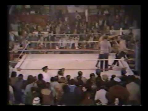 Jacques Rougeau Sr. vs Stan Stasiak (1976) - YouTube