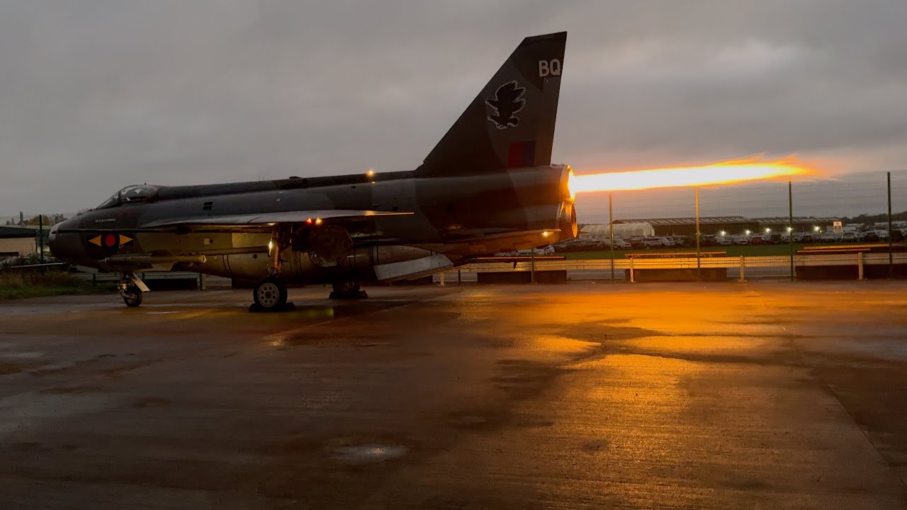 English Electric Lightning XS904 in Full Reheat at Lightning ...