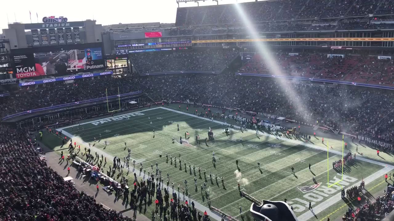 Tom Brady's last intro at a Patriots home game - YouTube