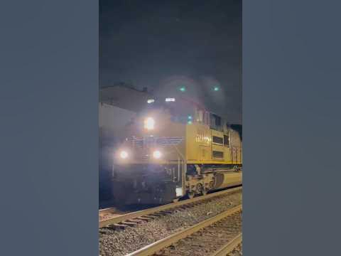 UP 8869 leads a Manifest past Hammond Whiting IN - YouTube