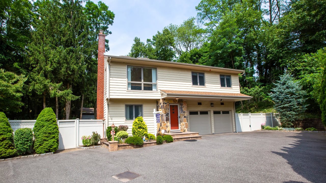 201 Woodbury Rd, Woodbury, NY 11797 - YouTube