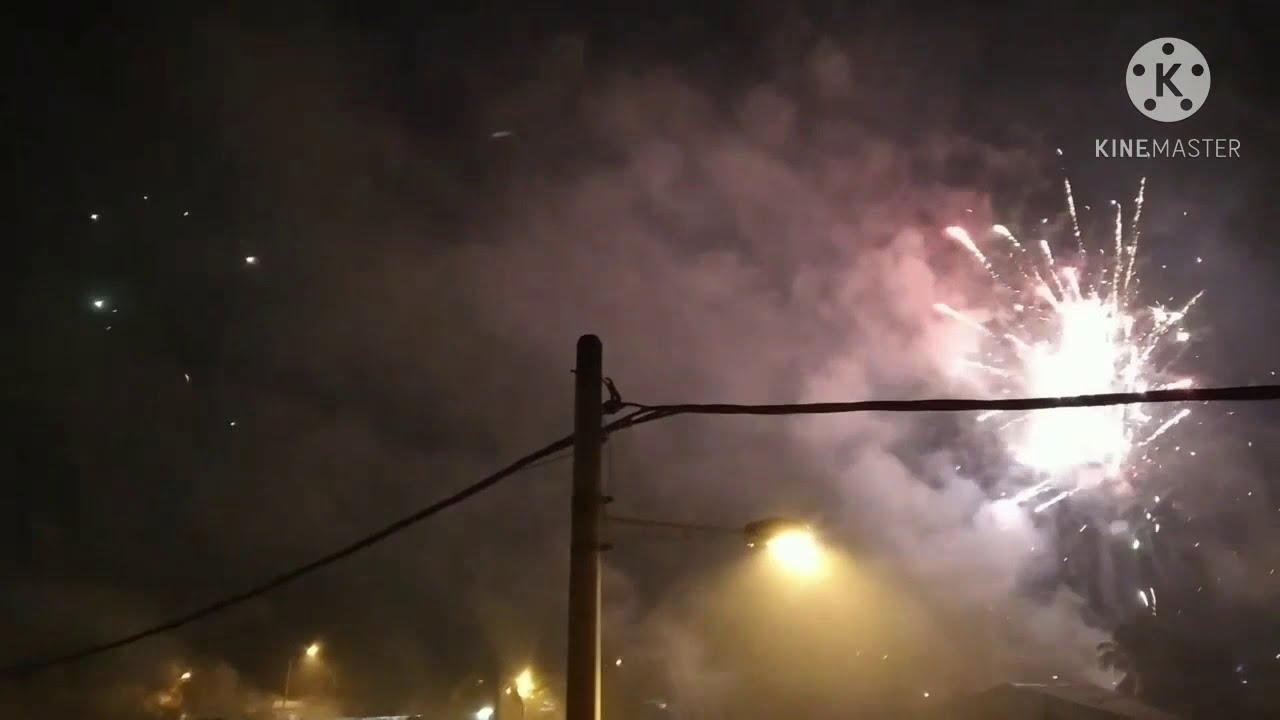 Kemeriahan pertunjukan Bunga Api di malam sambutan Deepavali 2020 - YouTube