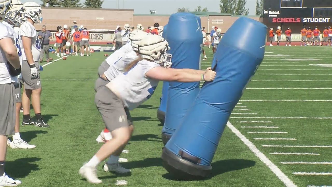 UMary Football Ready For their First Season in Two Years - YouTube