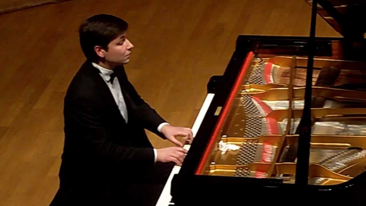 Oleksandr CHUGAI - Mozart - Sonate n° 2 en fa majeur K. 280 pour piano - YouTube