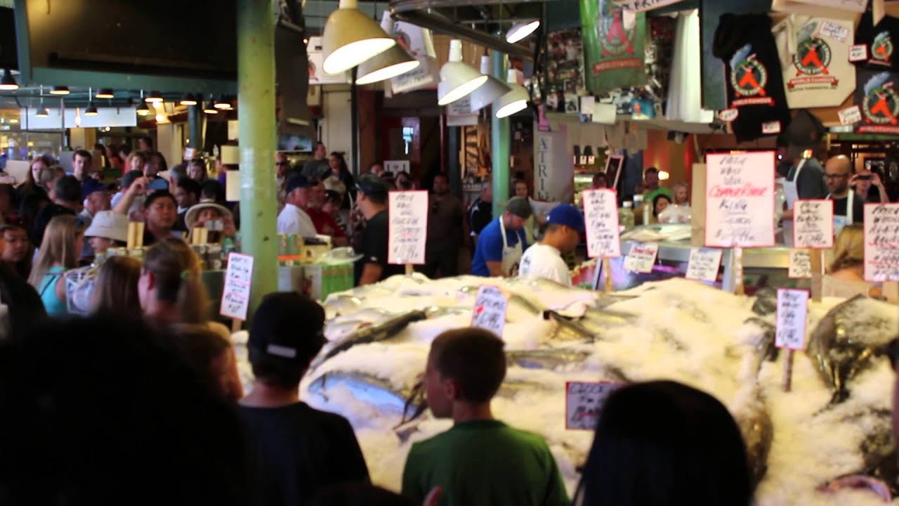 Seattle Pike Place Market- fish throw - YouTube