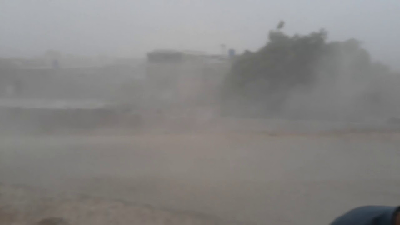 Heavy Windstorm in Pakistan - YouTube