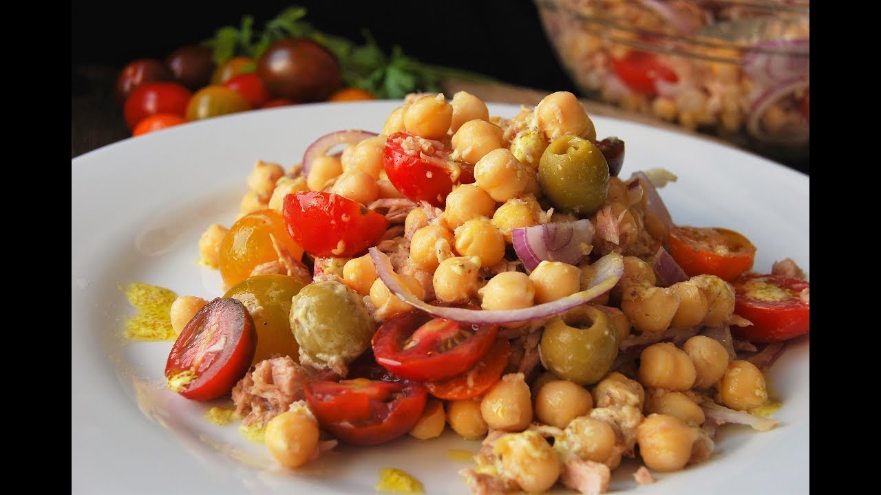 Ensalada de garbanzos con atún y tomates - YouTube