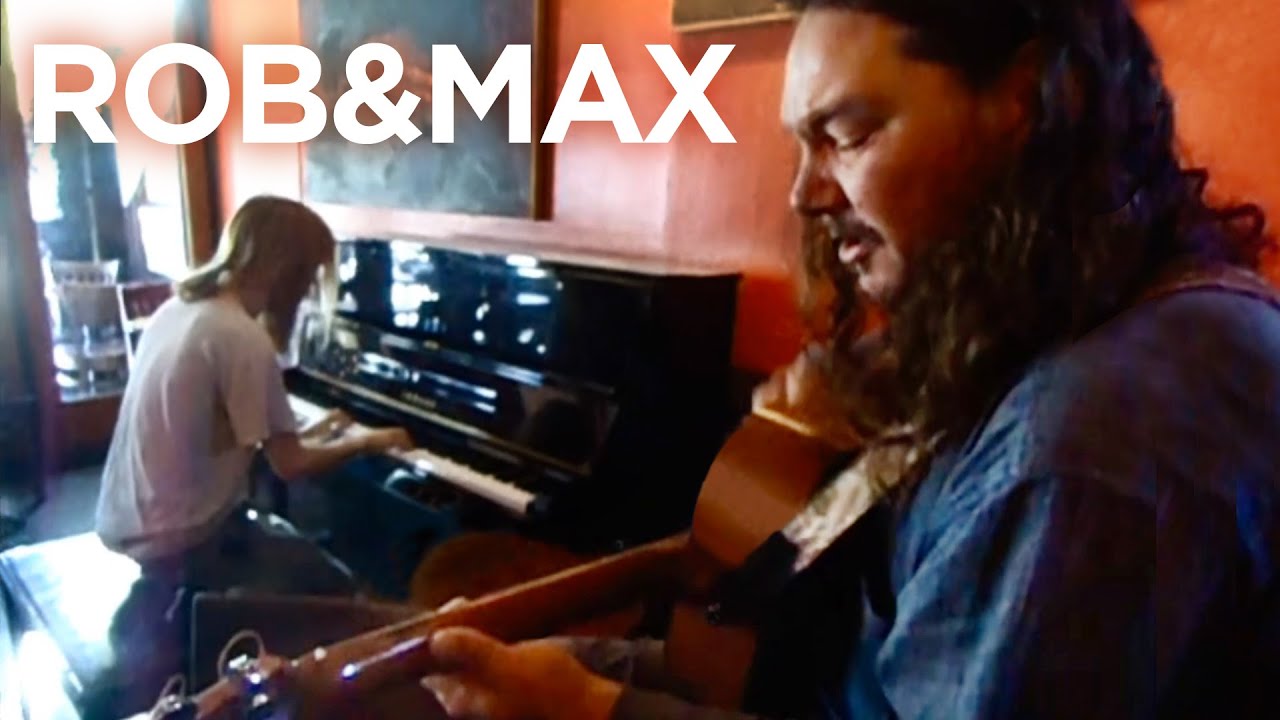Rob & Max playing Grateful Dead - "Bertha" - YouTube