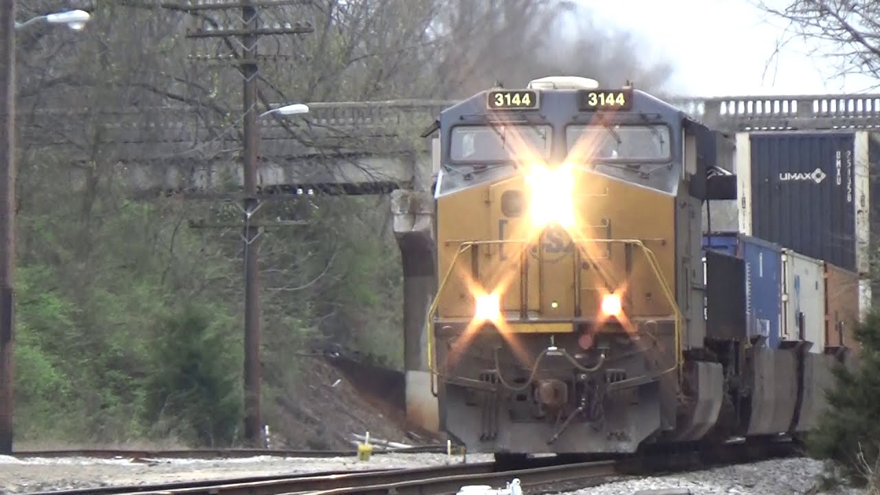 CSX ES44AH 3144 w/ DPU Leads Intermodal Q142 on 3/12/20 - YouTube