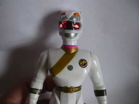 One Noisy Bootleg Power Ranger Figure - YouTube