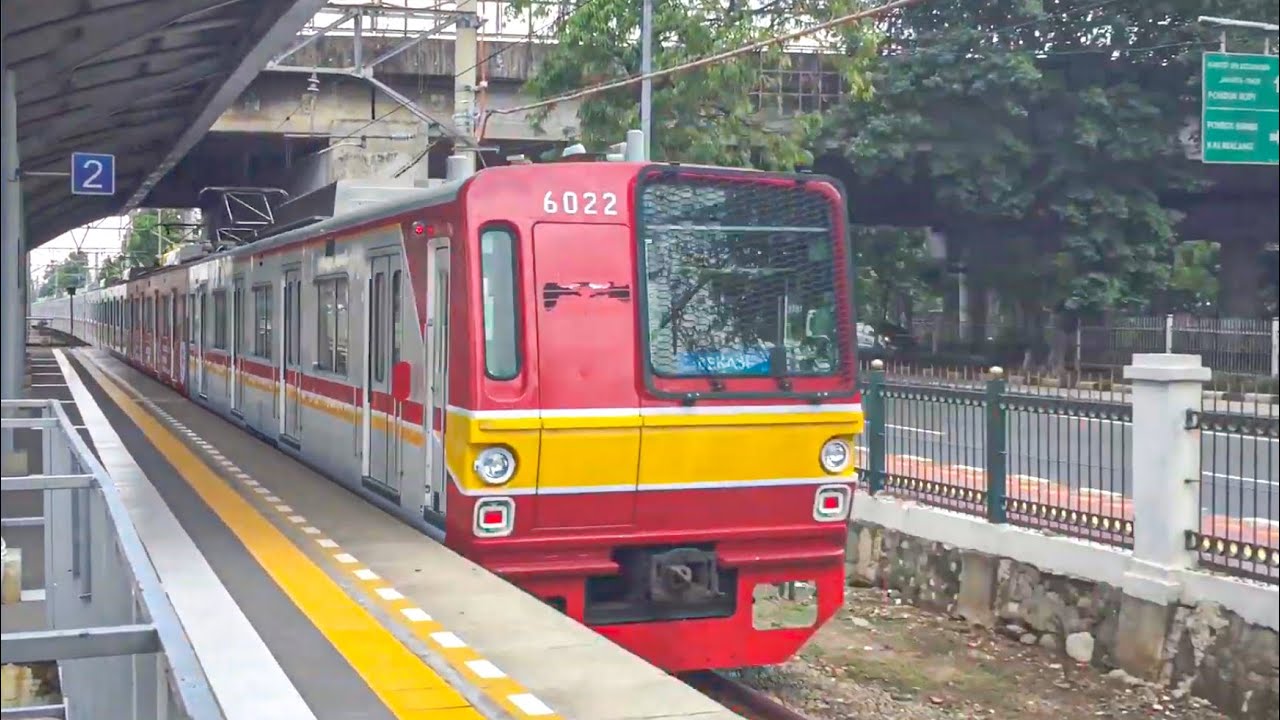 KRL Commuter Line Stasiun Klender | TM 6000 Series Chiyoda Line ...