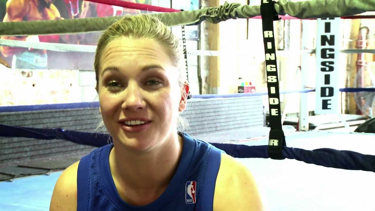 The Crowd Goes Wild - Hayley Holt v Paige Hareb Boxing - YouTube