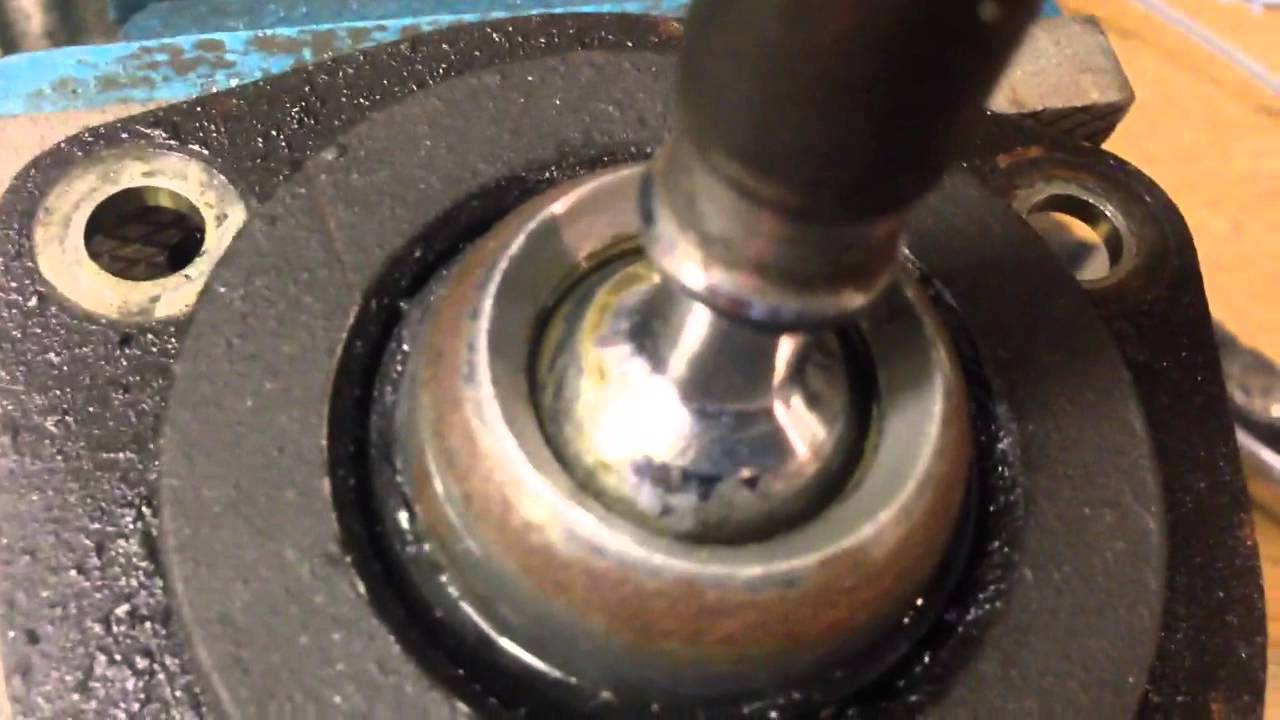 Ferrari 360 - rear tie rod ball & socket worn - YouTube