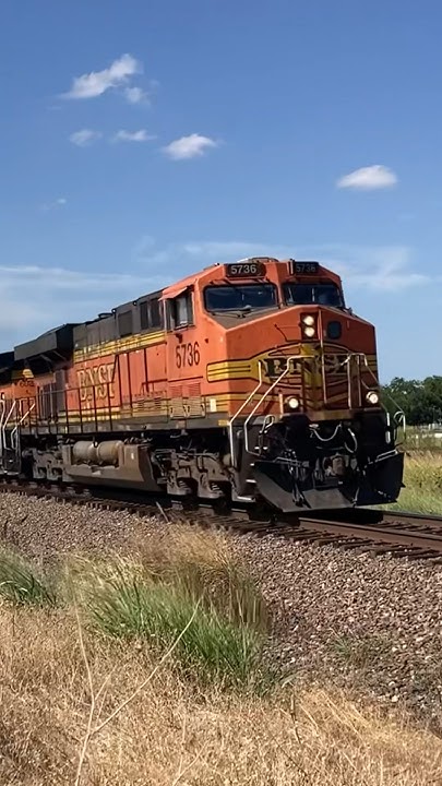 BNSF #5736 (Justin, Texas) - YouTube