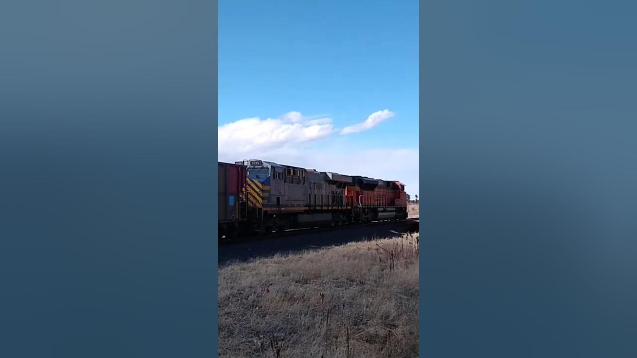 SD70ACE and Citirail leader on a BNSF coal train south of Castle Rock - YouTube