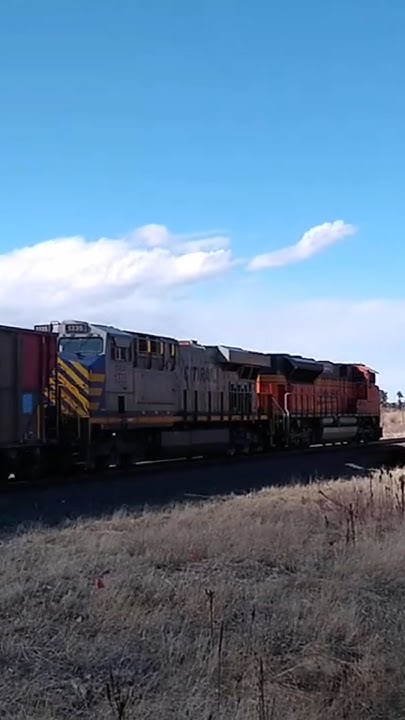 SD70ACE and Citirail leader on a BNSF coal train south of Castle Rock - YouTube