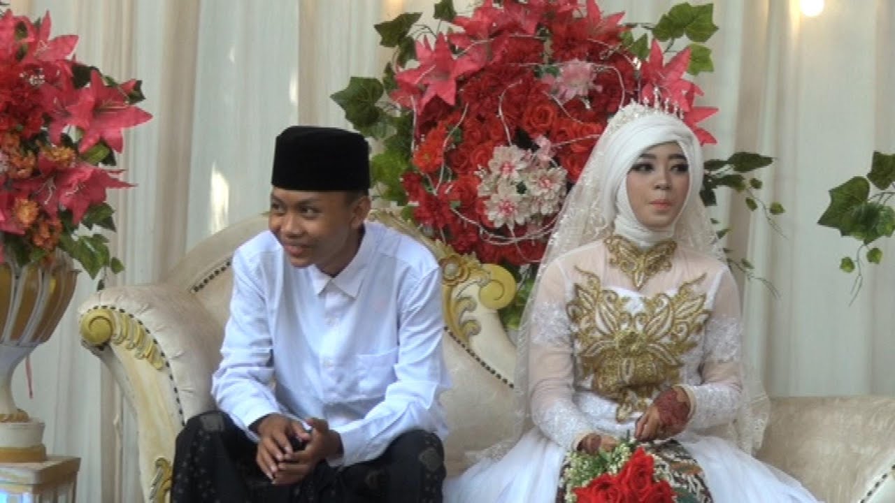 Expressi Bahagia Pengantin Baru Ketika Pertama x Duduk di Pelaminan - YouTube