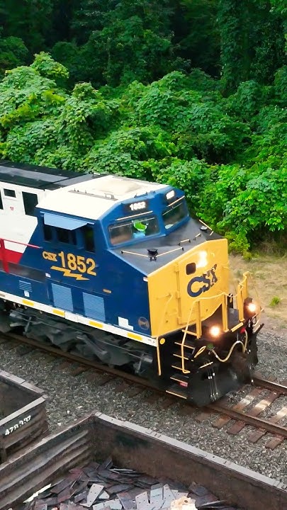 CSX 1852 “Western Maryland” & CSX 5385 #rain #railfans #railroadtracks #csxtrains #csxshorts # ...