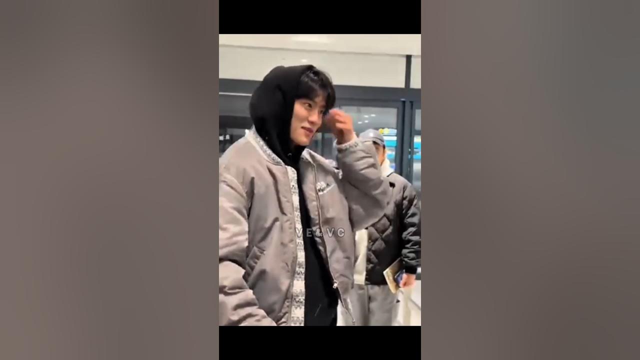 Popular Chinese internet celebrity Hu Kaixuan went viral after jumping over hurdles. #fyp # ...