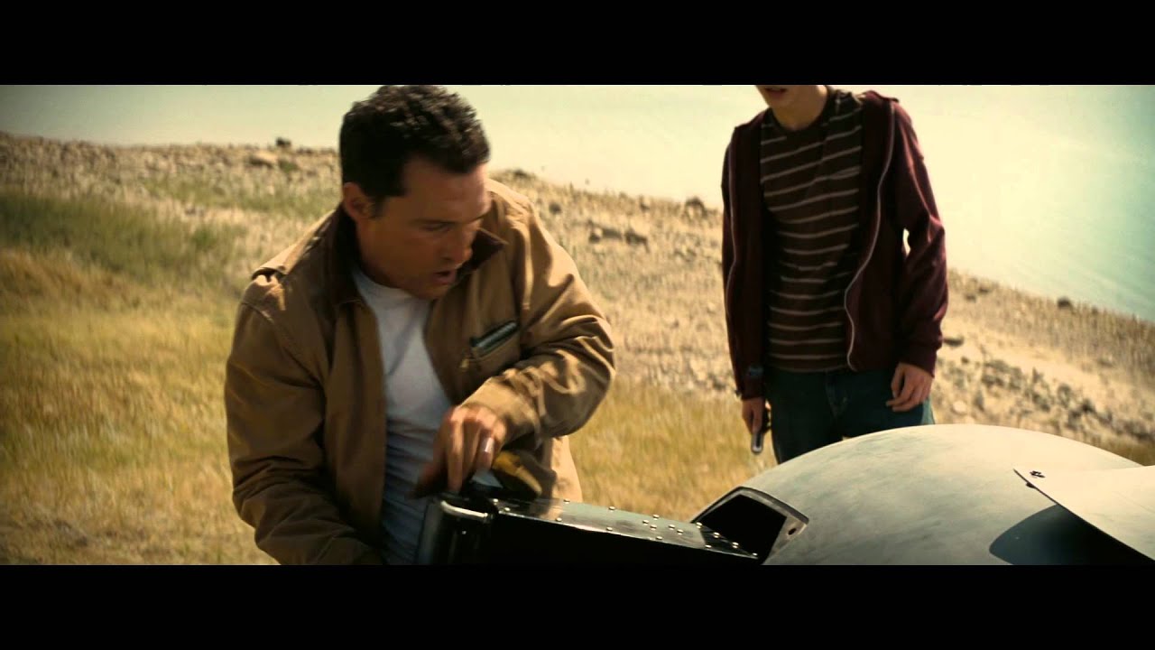 INTERSTELLAR - Exclusive HD Look - Matthew McConaughey, Mackenzie Foy ...