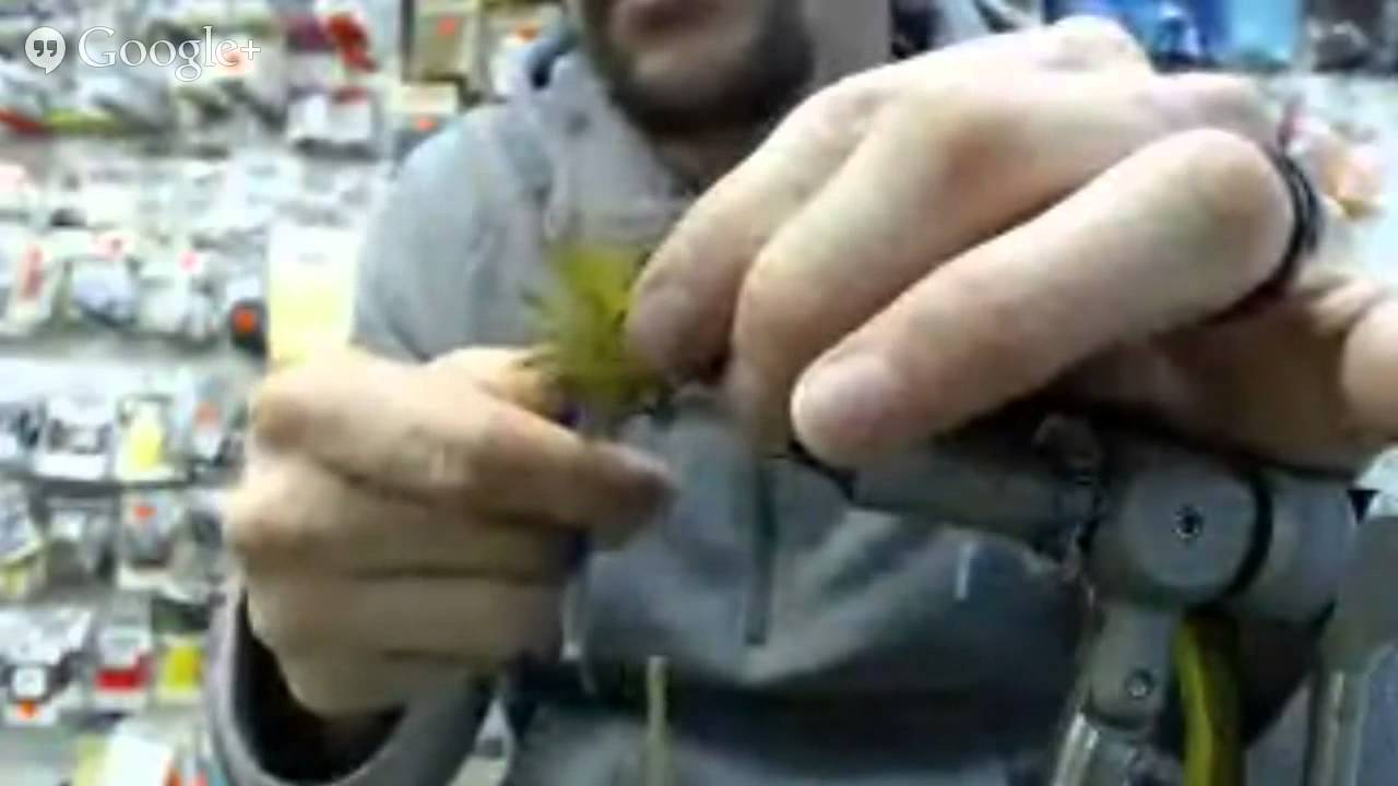 Friday Night Flies - UV Rabbit Clouser - YouTube